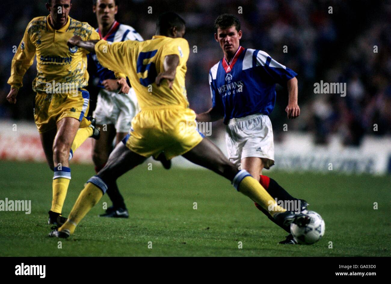 IAN DURRANT, RANGERS, BEATS CHRIS FAIRCLOUGH, LEEDS UNITED Stock Photo ...