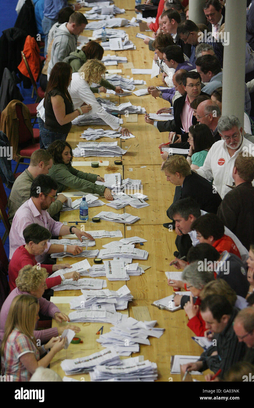 Counting begins in the Irish General election at the RDS in Dublin ...