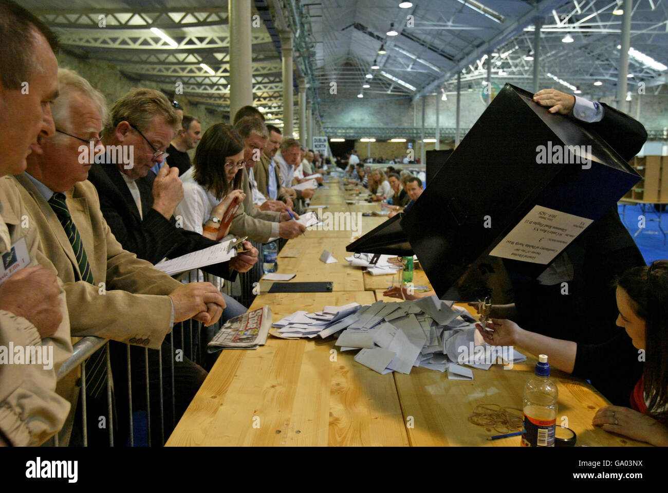 Counting begins in rds dublin irish general election hi-res stock ...