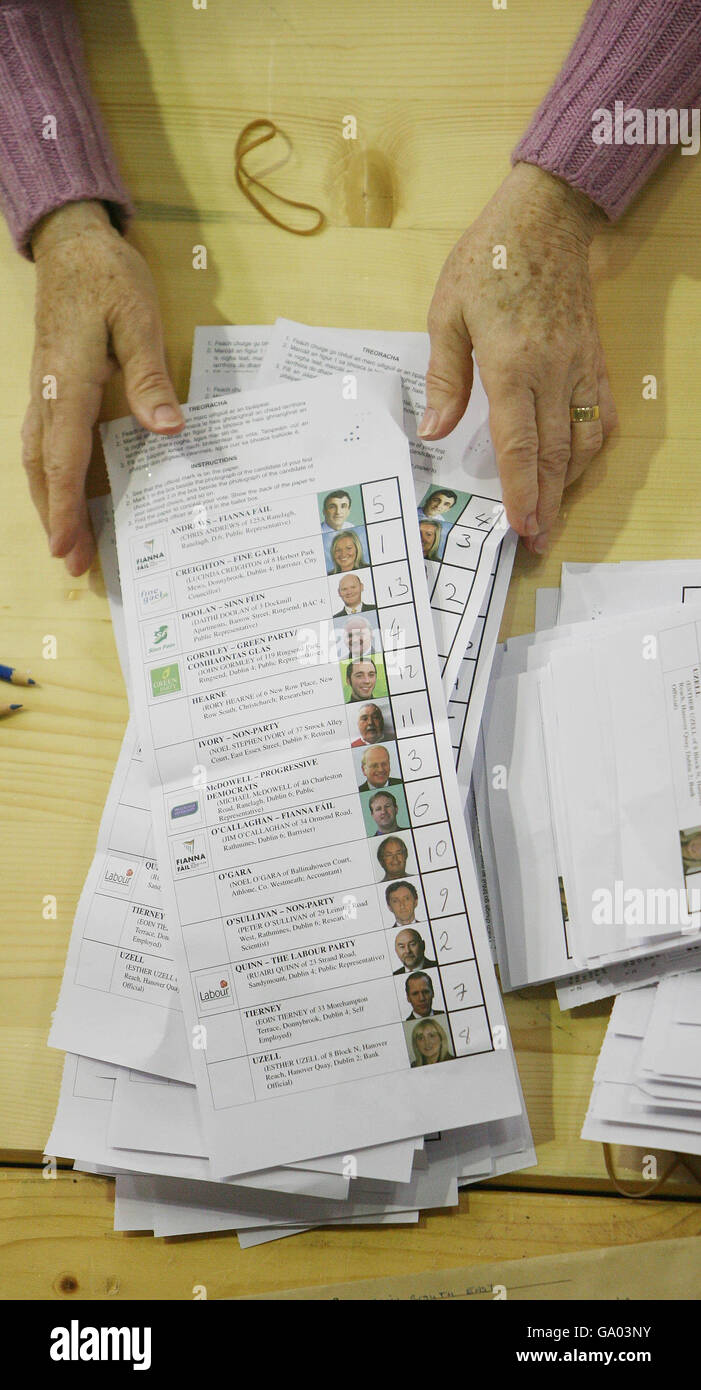 Counting begins in rds dublin irish general election hi-res stock ...