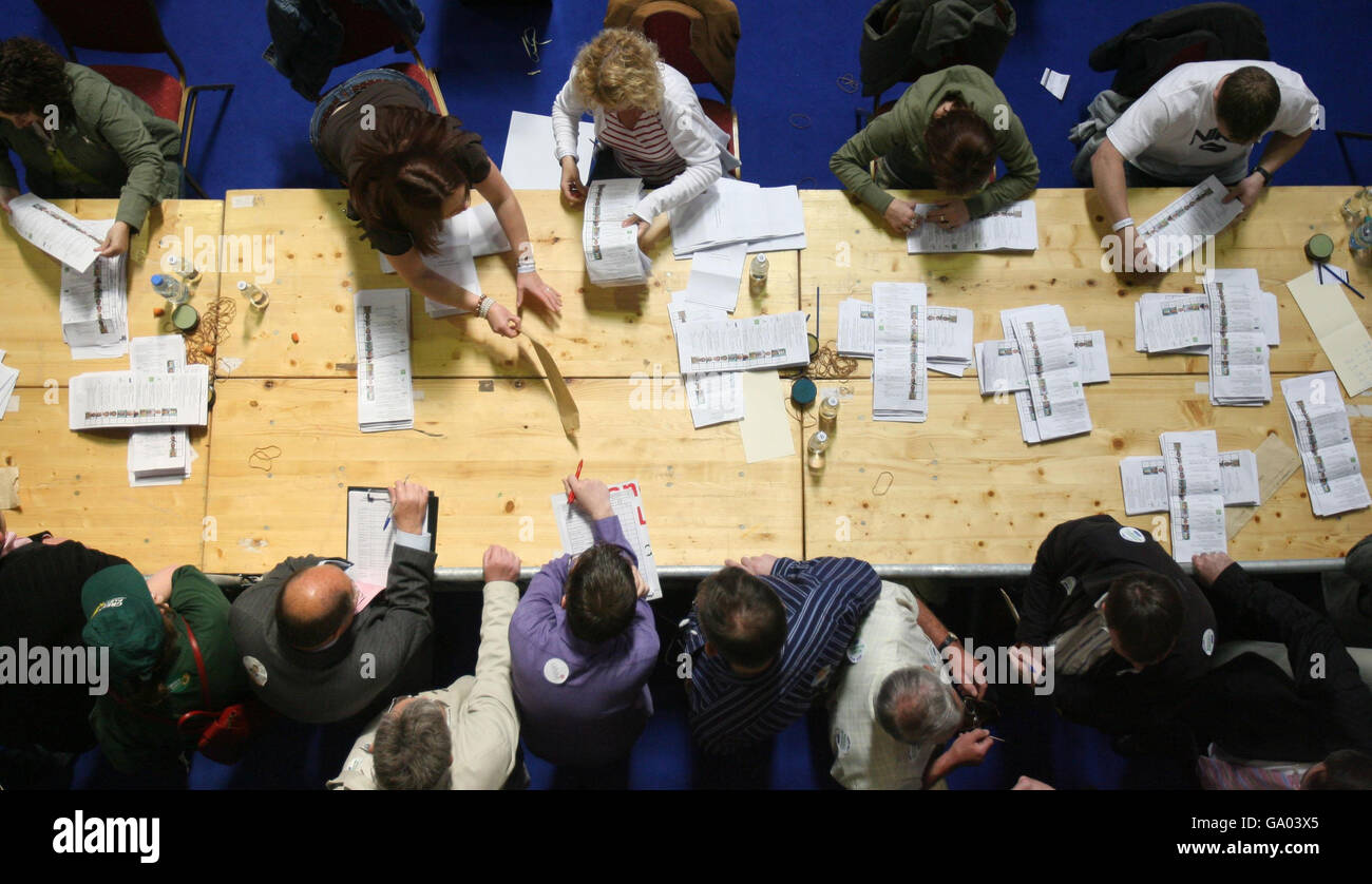 Counting begins in the Irish General election at the RDS in Dublin ...