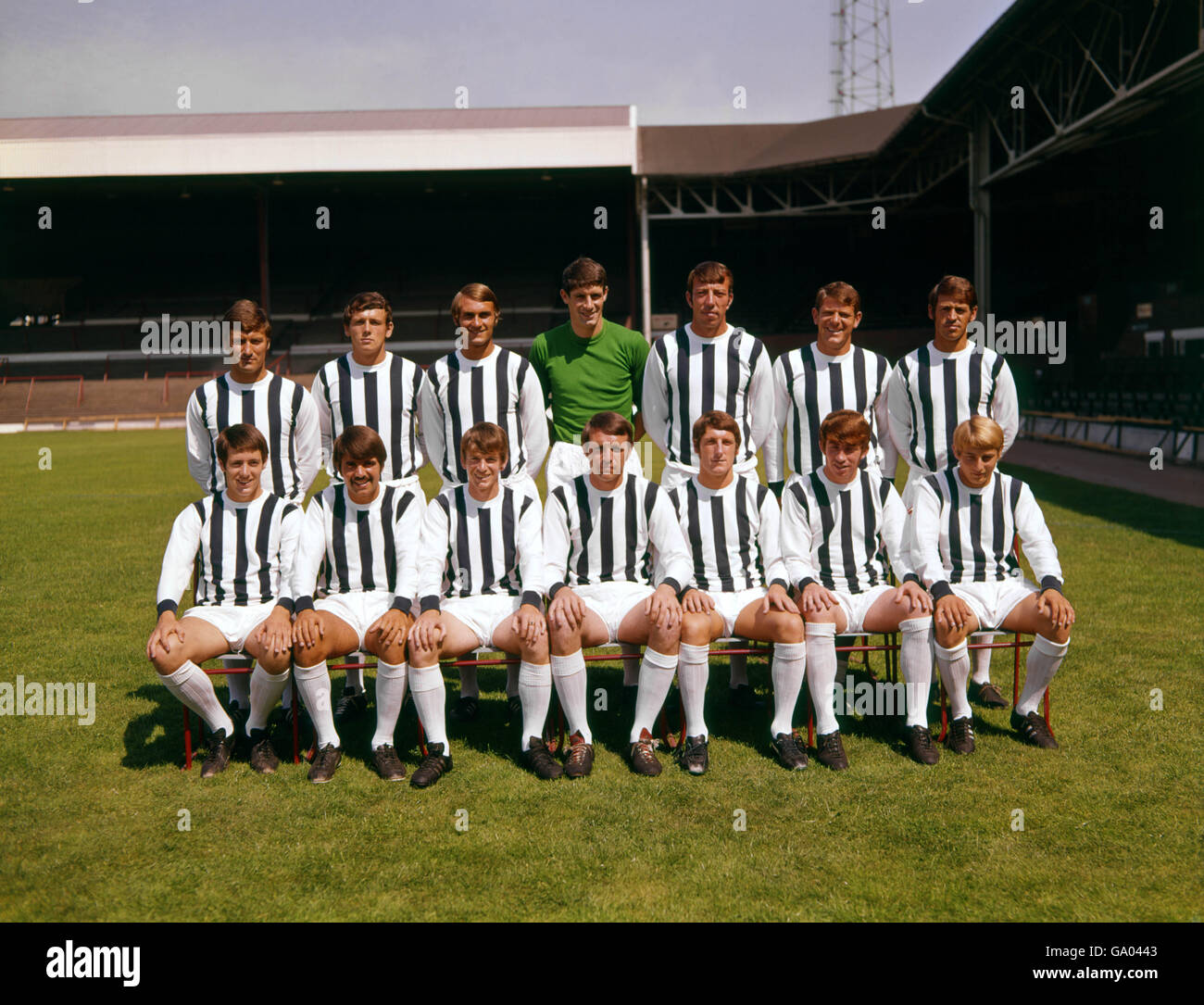 West bromwich fc hi-res stock photography and images - Alamy