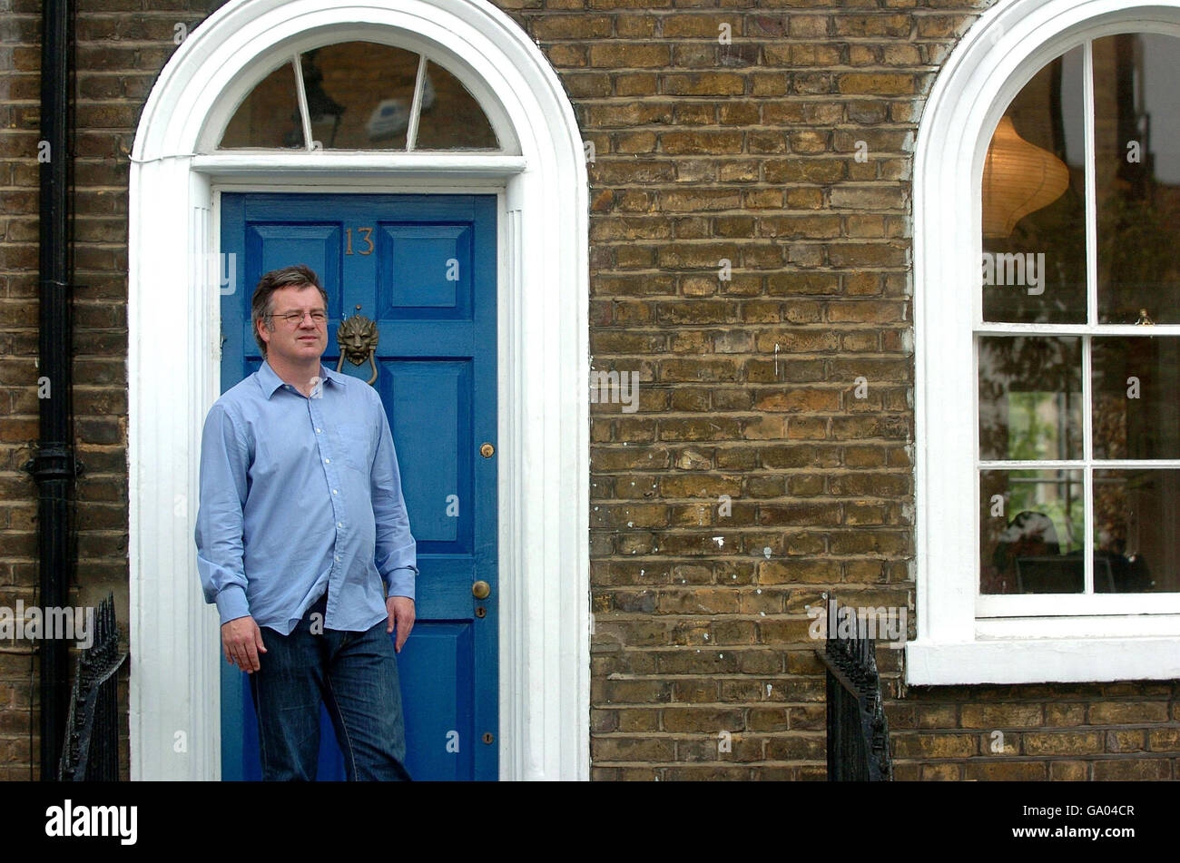 Angus mackinnon outside home in islington hi-res stock photography and ...
