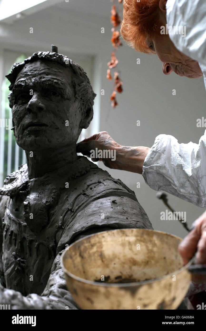 Leading British sculptor Angela Conner works on a Laurence Olivier ...