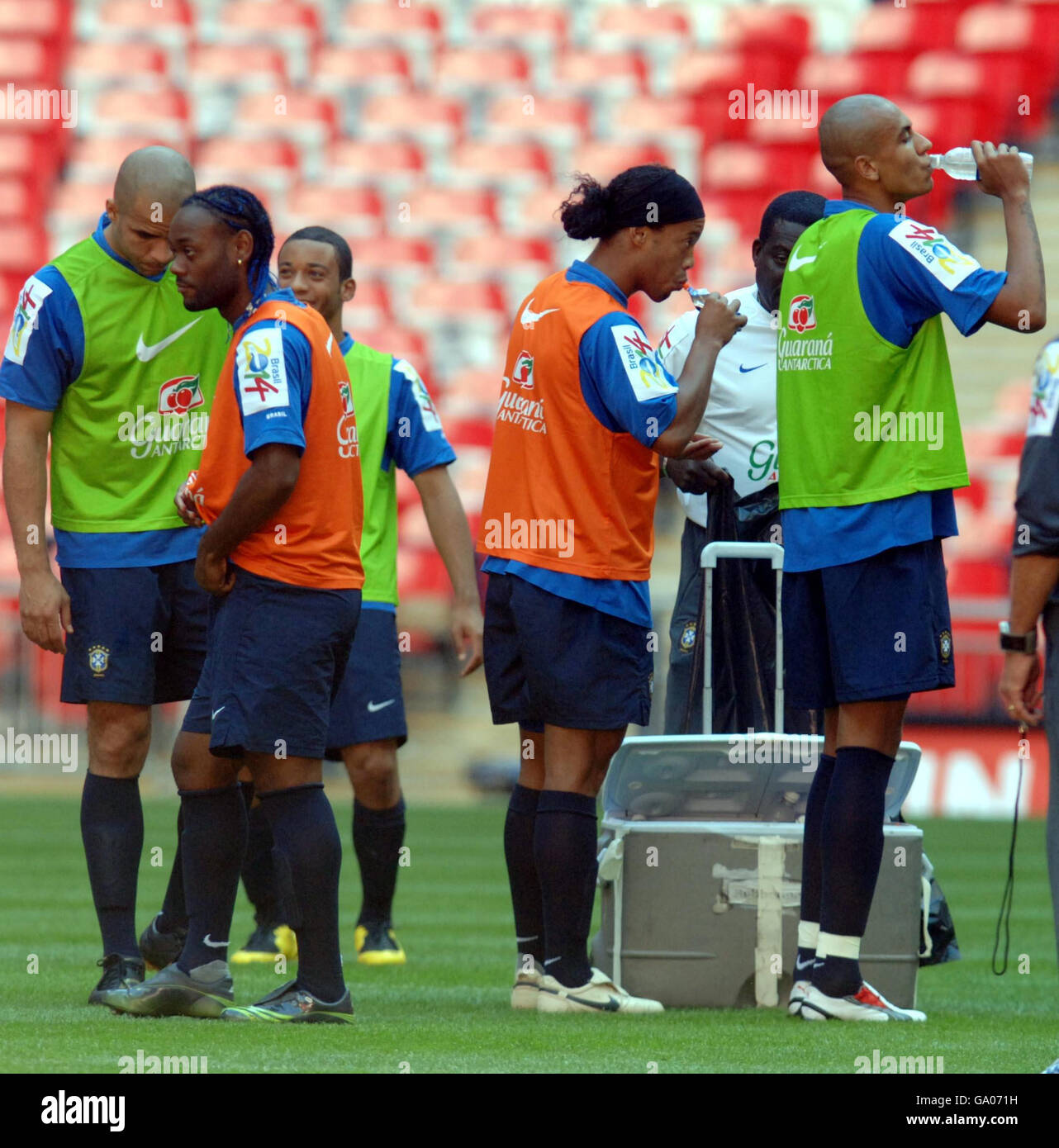 Soccer brazil training session wembley stadium hi-res stock photography ...
