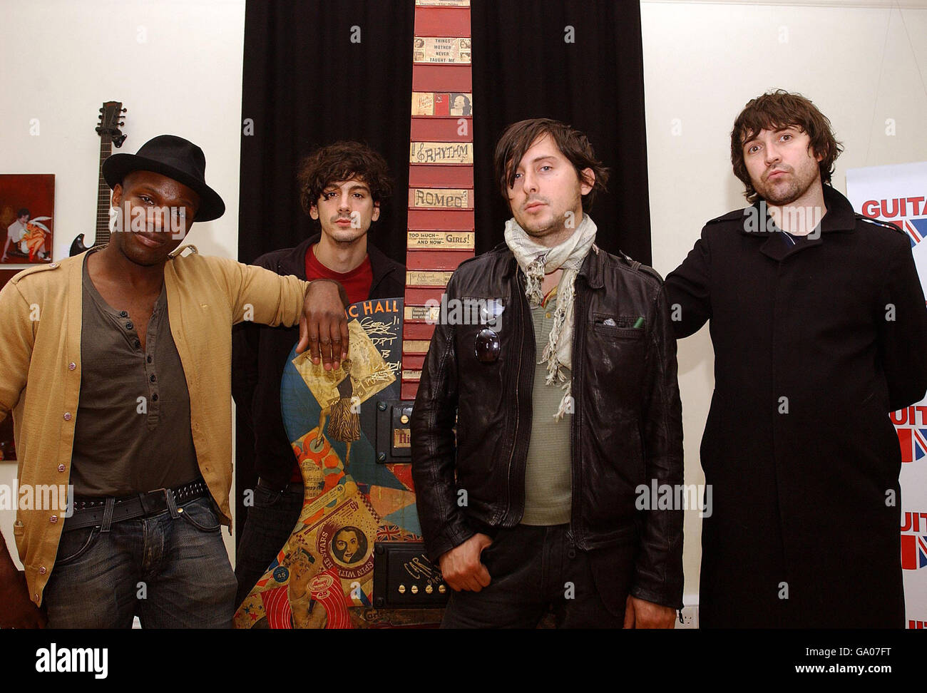 The pretty things band hi-res stock photography and images - Alamy