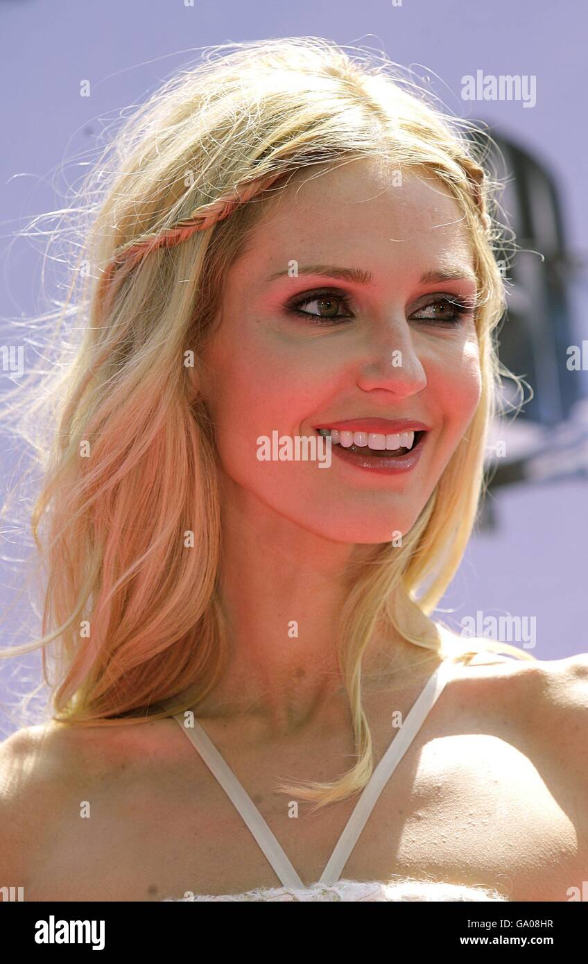 Vanessa branch arrives 2007 mtv movie awards gibson amphitheatre hi-res stock photography and ...