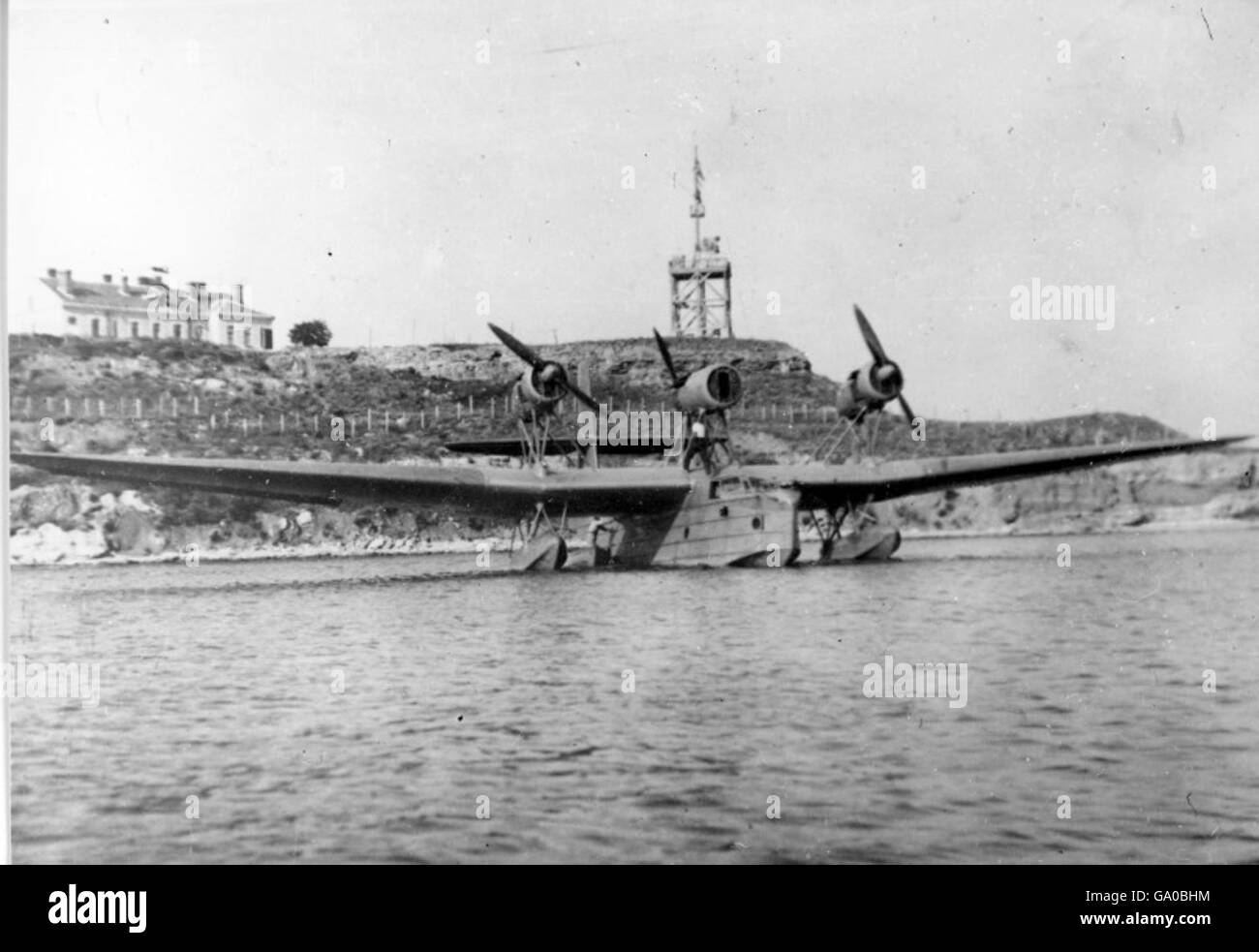 A Douglas DC-3, one of the most important early airliners, shown in ...