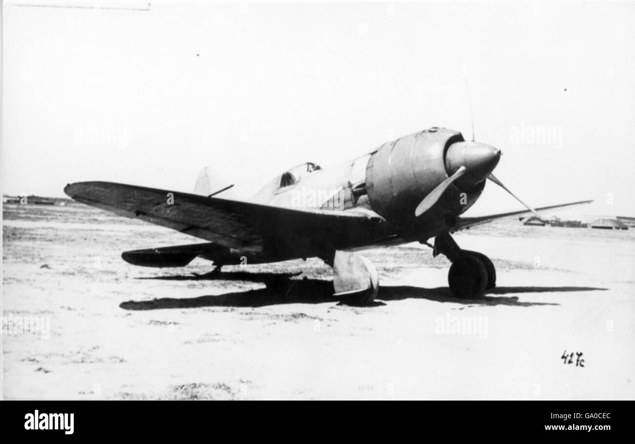 A photograph from the Ray Wagner Collection showing an early jetliner ...