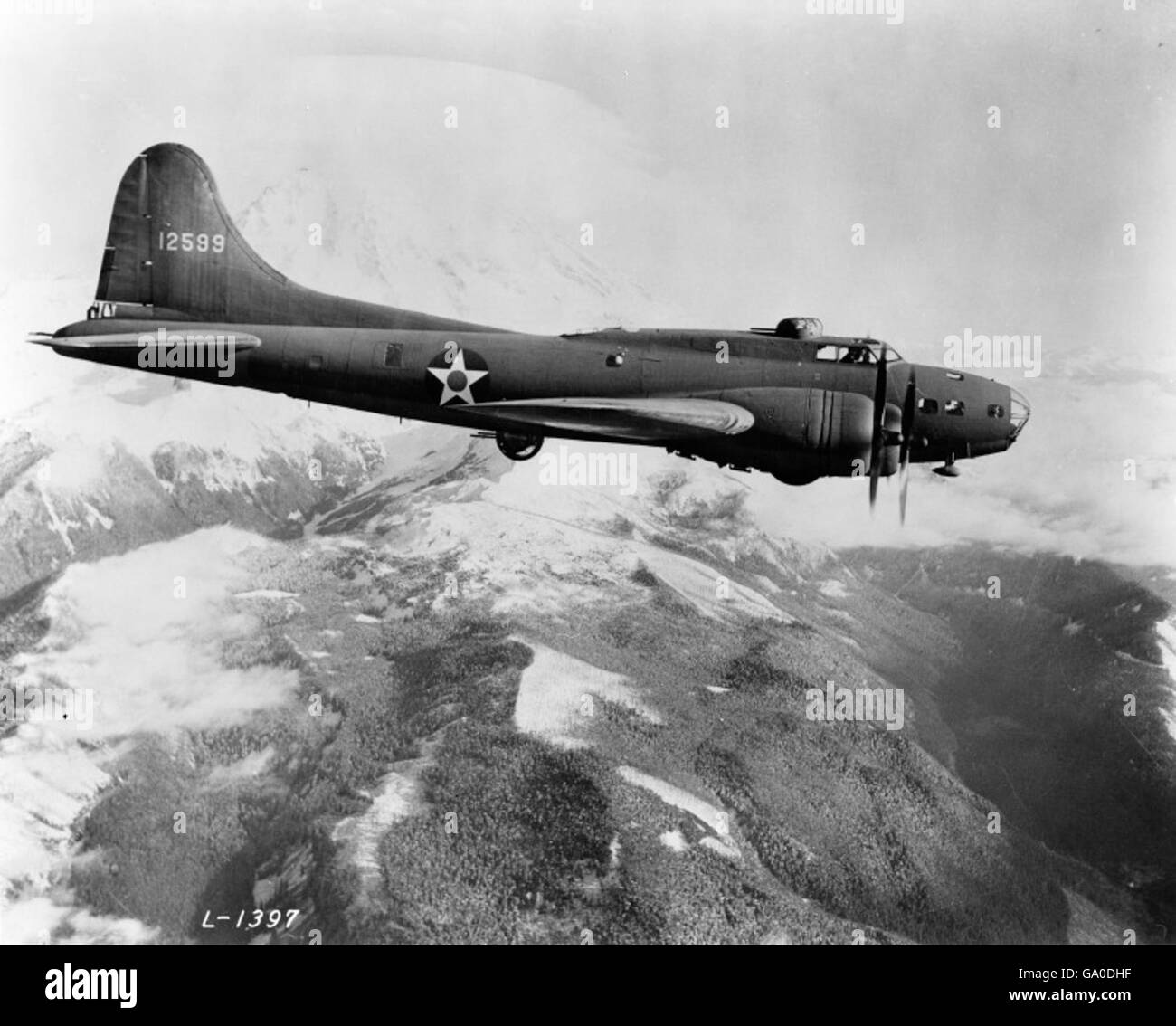 A classic image of the B-29 Superfortress, an iconic long-range bomber ...