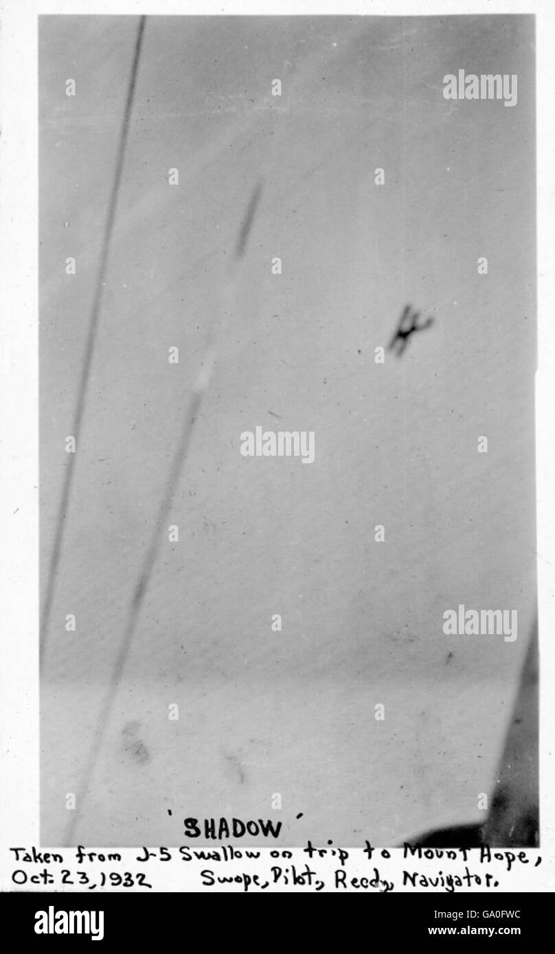 Aerial photograph of the Lockheed aircraft assembly facility in the ...