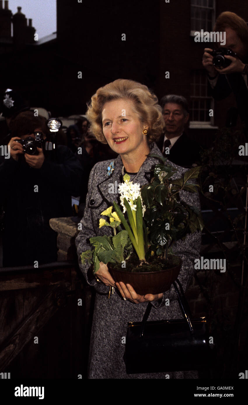 Margaret thatcher smiling hi-res stock photography and images - Alamy