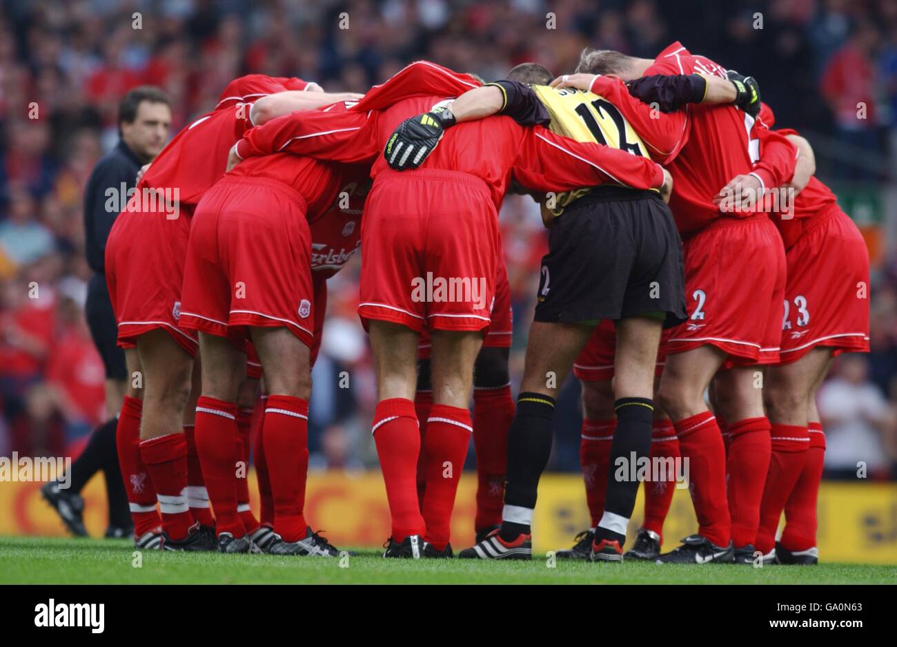 Leeds united team huddle hi-res stock photography and images - Alamy