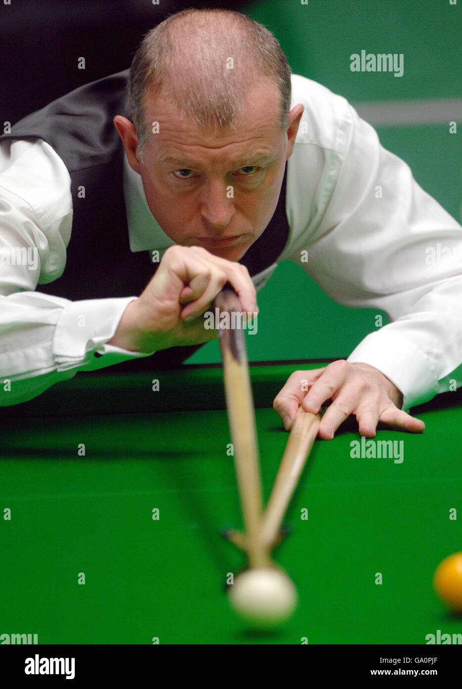 Sport snooker action steve davis hi-res stock photography and images ...