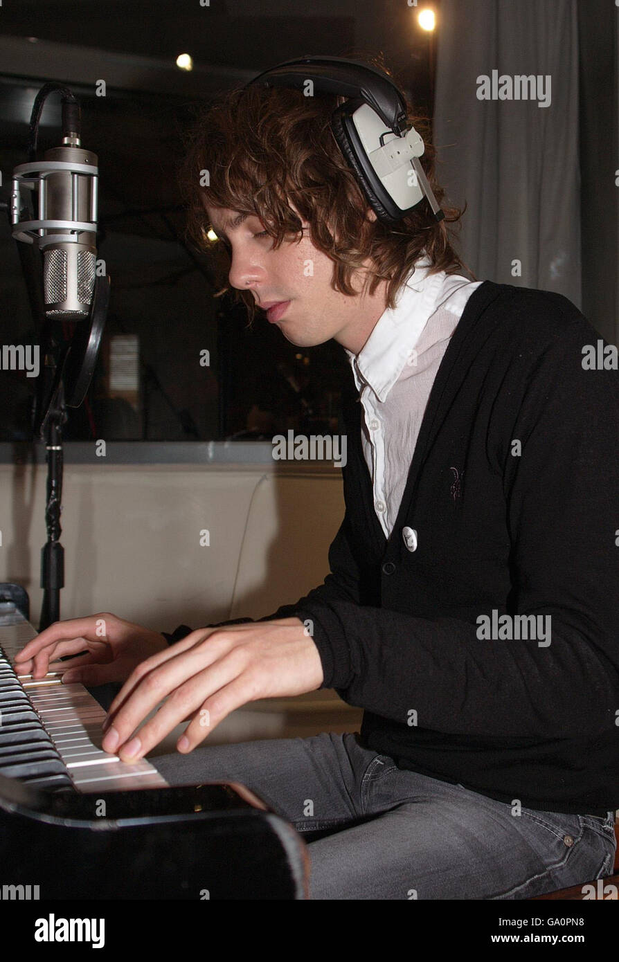 Johnny Borrell, Razorlight's lead singer, records a new song ('Funeral ...