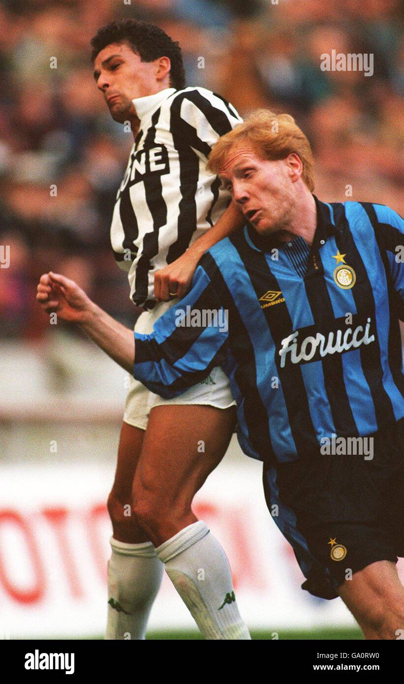 l-r; ROBERTO BAGGIO [J], MATTHIAS SAMMER [IM]. INTER MILAN v JUVENTUS ...