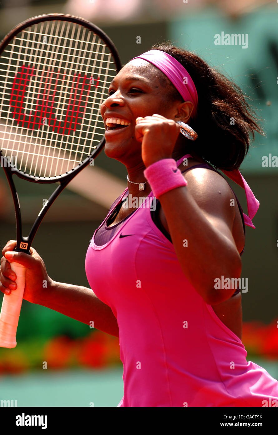 Tennis - 2007 French Open - Day Seven - Roland Garros. Serena Williams ...