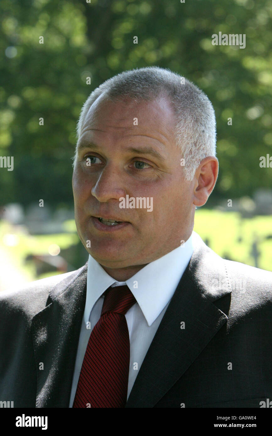 Detective Superintendent Trevor Simpson talks to the press at ...