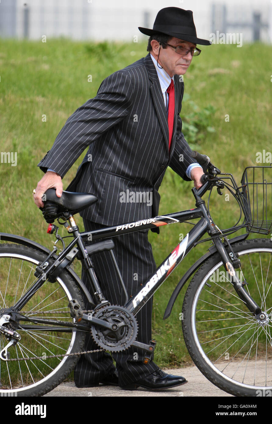 Drunk driver Stuart Walker leaves Cambridge Magistrates Court, where he ...