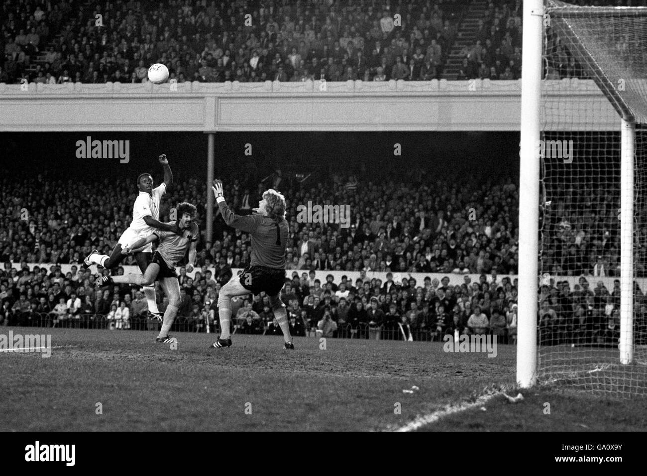 Tottenham hotspur v wolverhampton v wanderers Black and White Stock ...