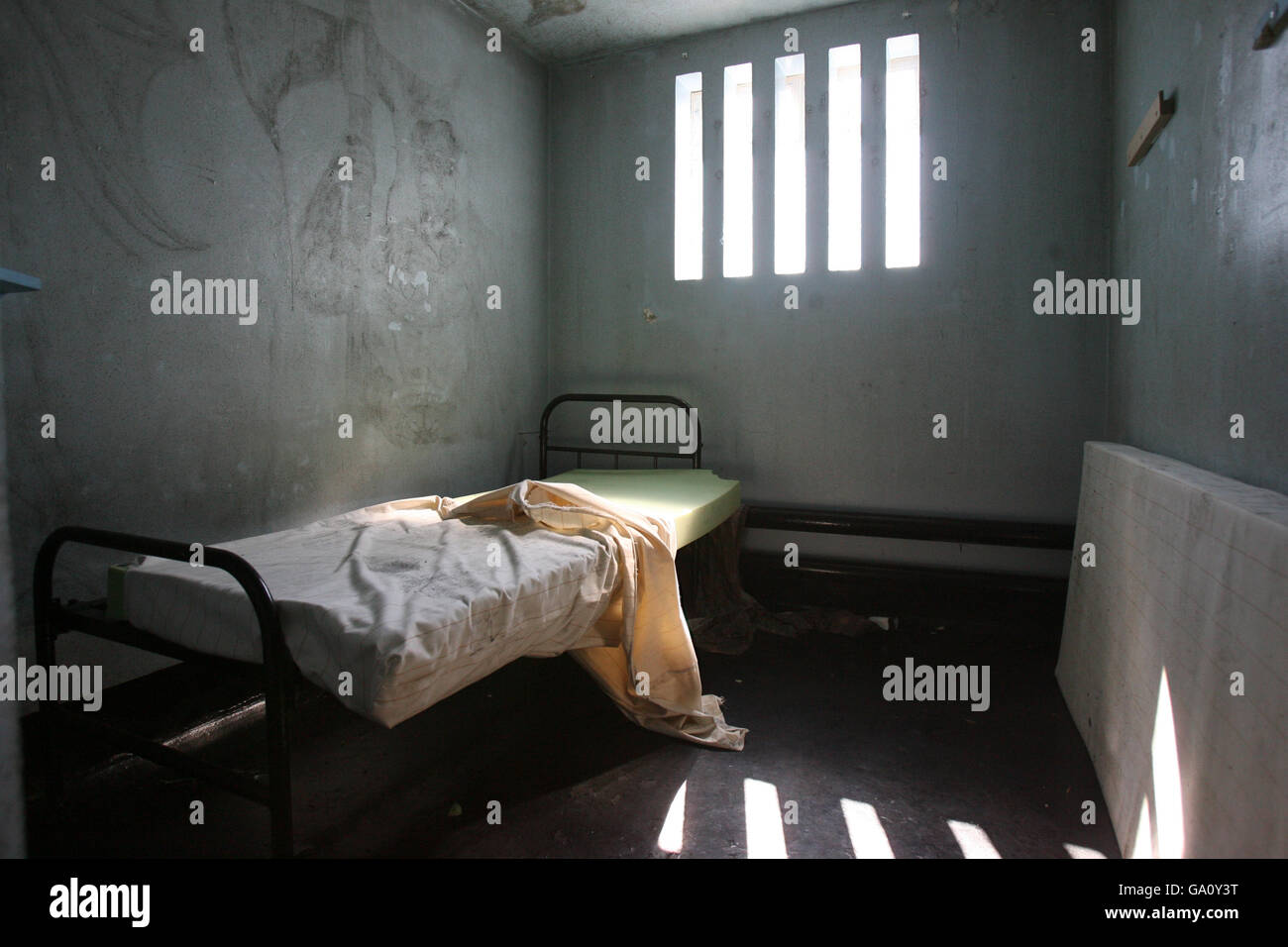 An IRA cell in H Block No. 4 of the Maze / Long Kesh prison site near ...