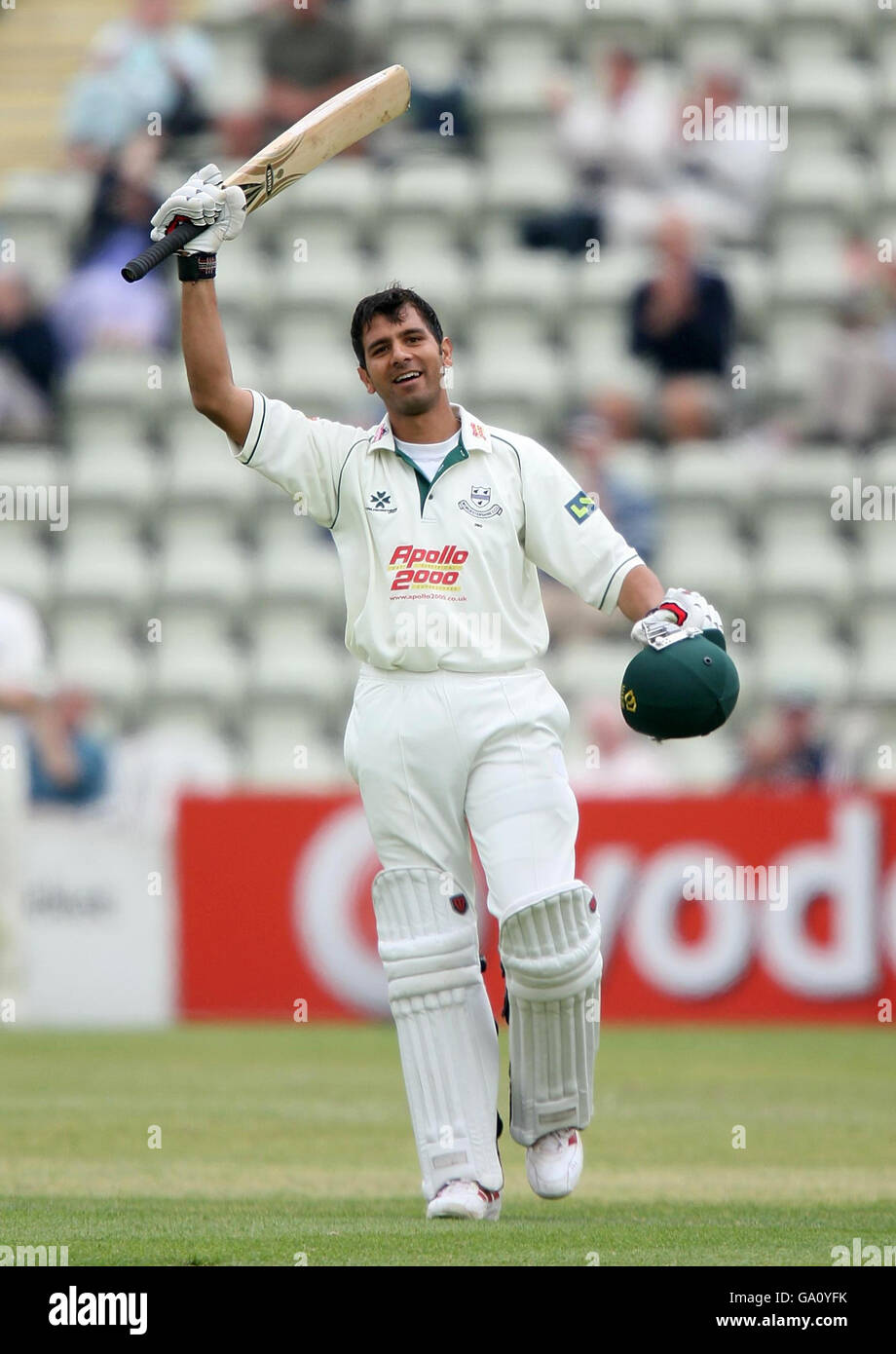 Worcestershire's Vikram Solanki celebrates reaching his double century ...