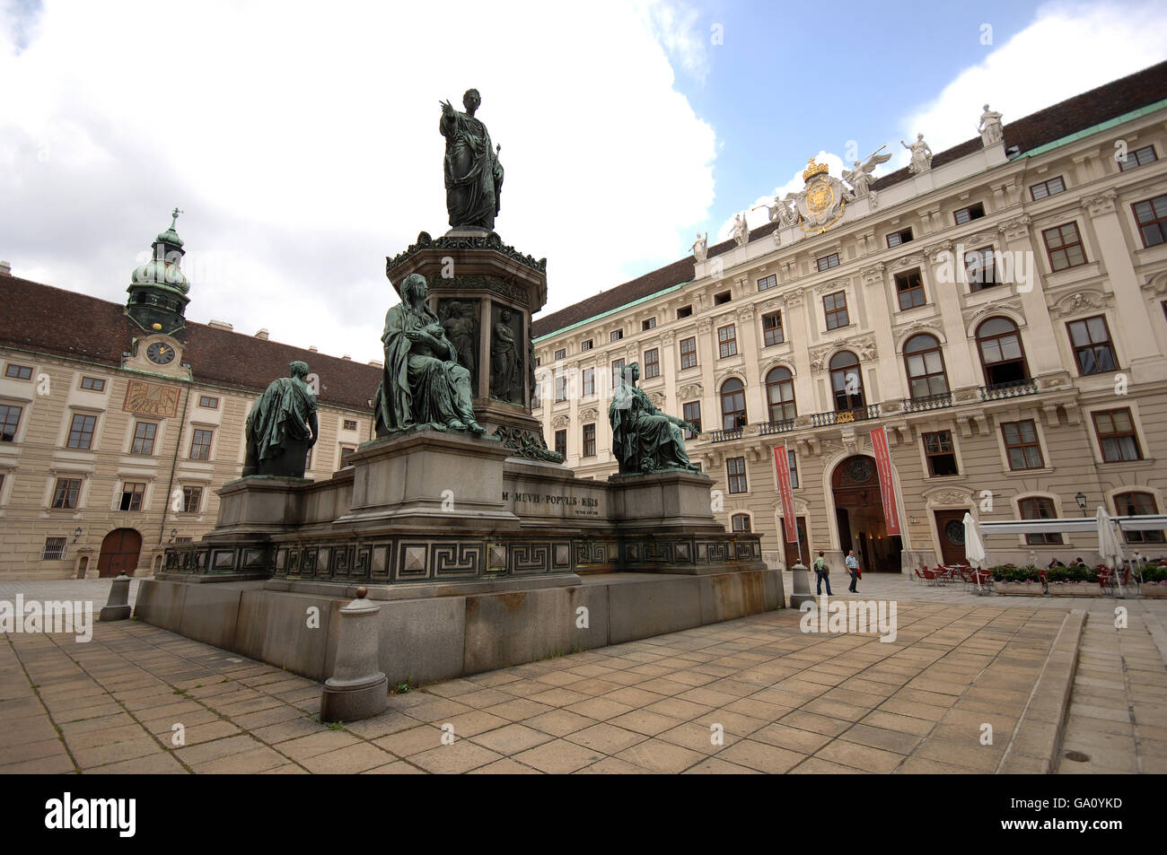 Heldenplatz hi-res stock photography and images - Alamy