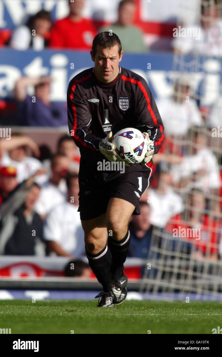 Nigel martyn england 2002 hi-res stock photography and images - Alamy