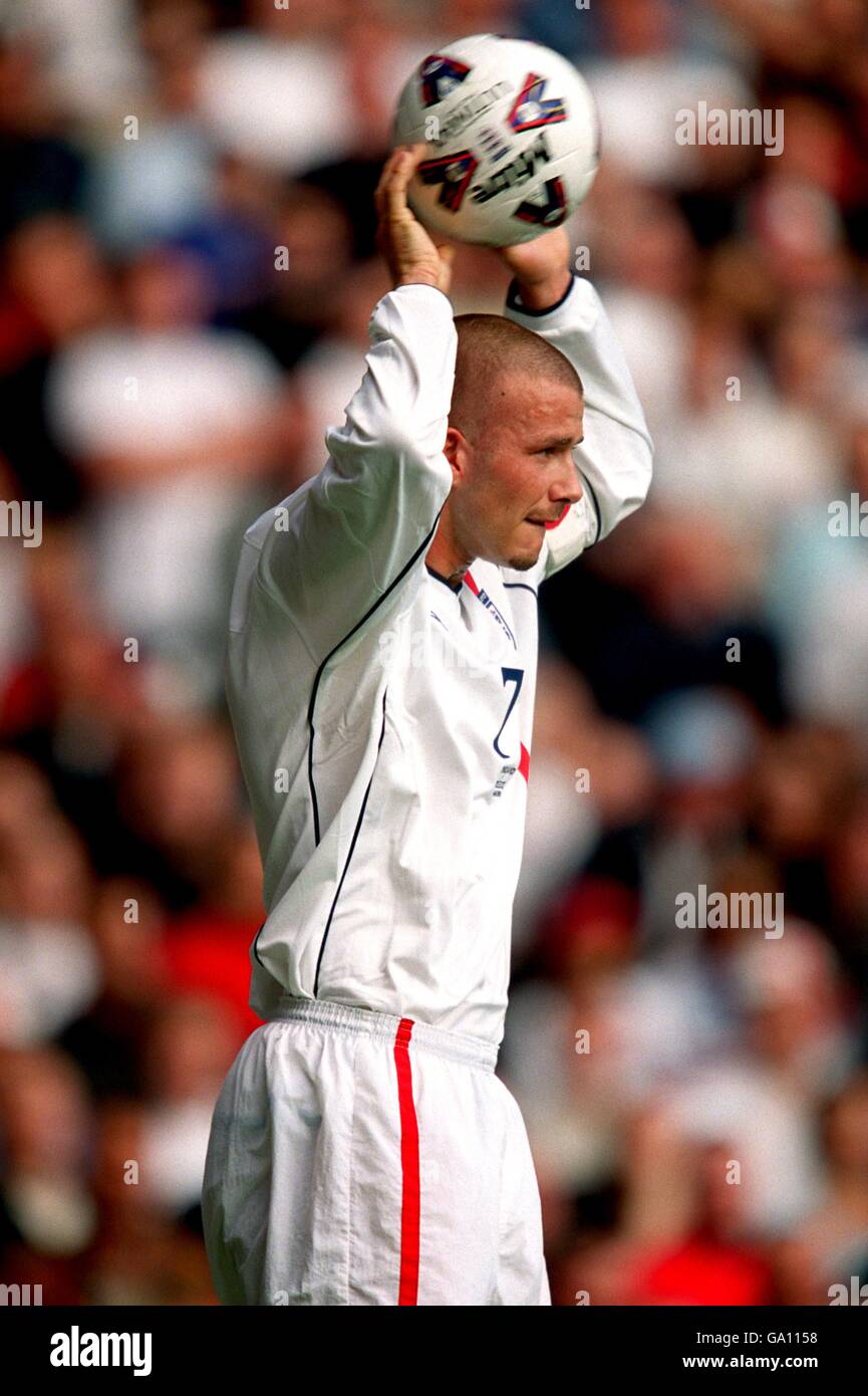 David beckham england greece hi-res stock photography and images - Alamy