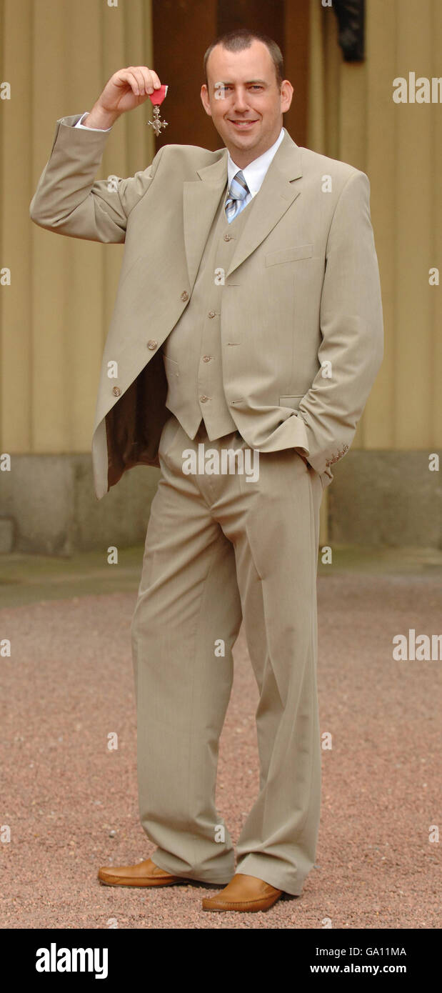 Mark williams gets mbe at palace hi-res stock photography and images ...