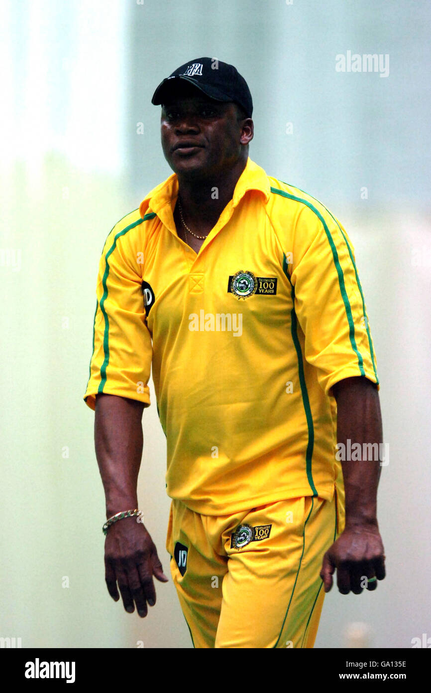 Devon malcolm cricket hi-res stock photography and images - Alamy