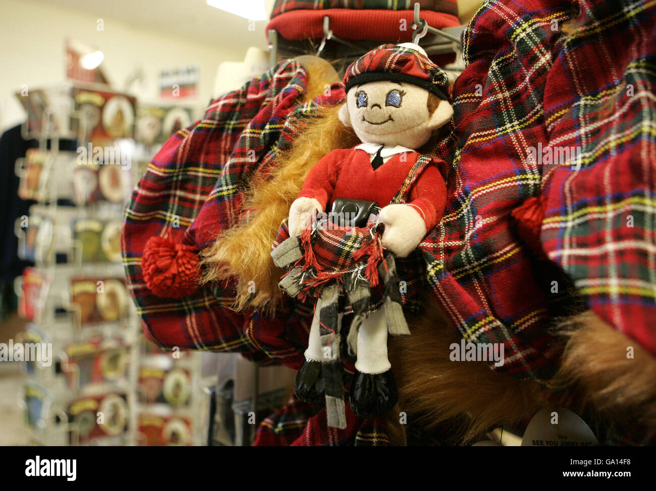 Scottish Souvenirs on display at a Scottish shop in Stirling Stock ...