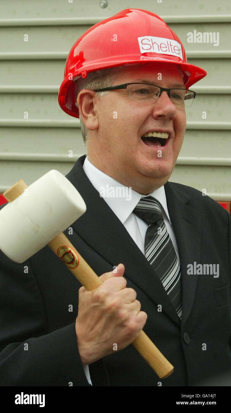 Unseen support hi-res stock photography and images - Alamy