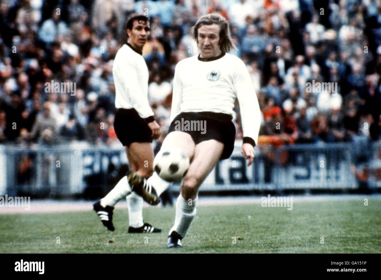 West germanys gunter netzer r plays ball forward hi-res stock ...