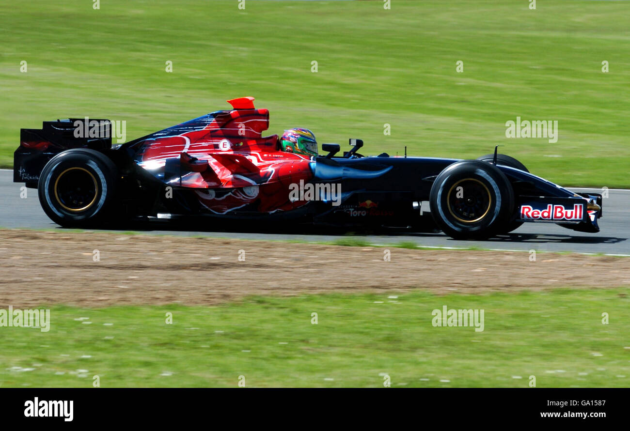 Formula One Motor Racing - Testing - Silverstone Stock Photo - Alamy
