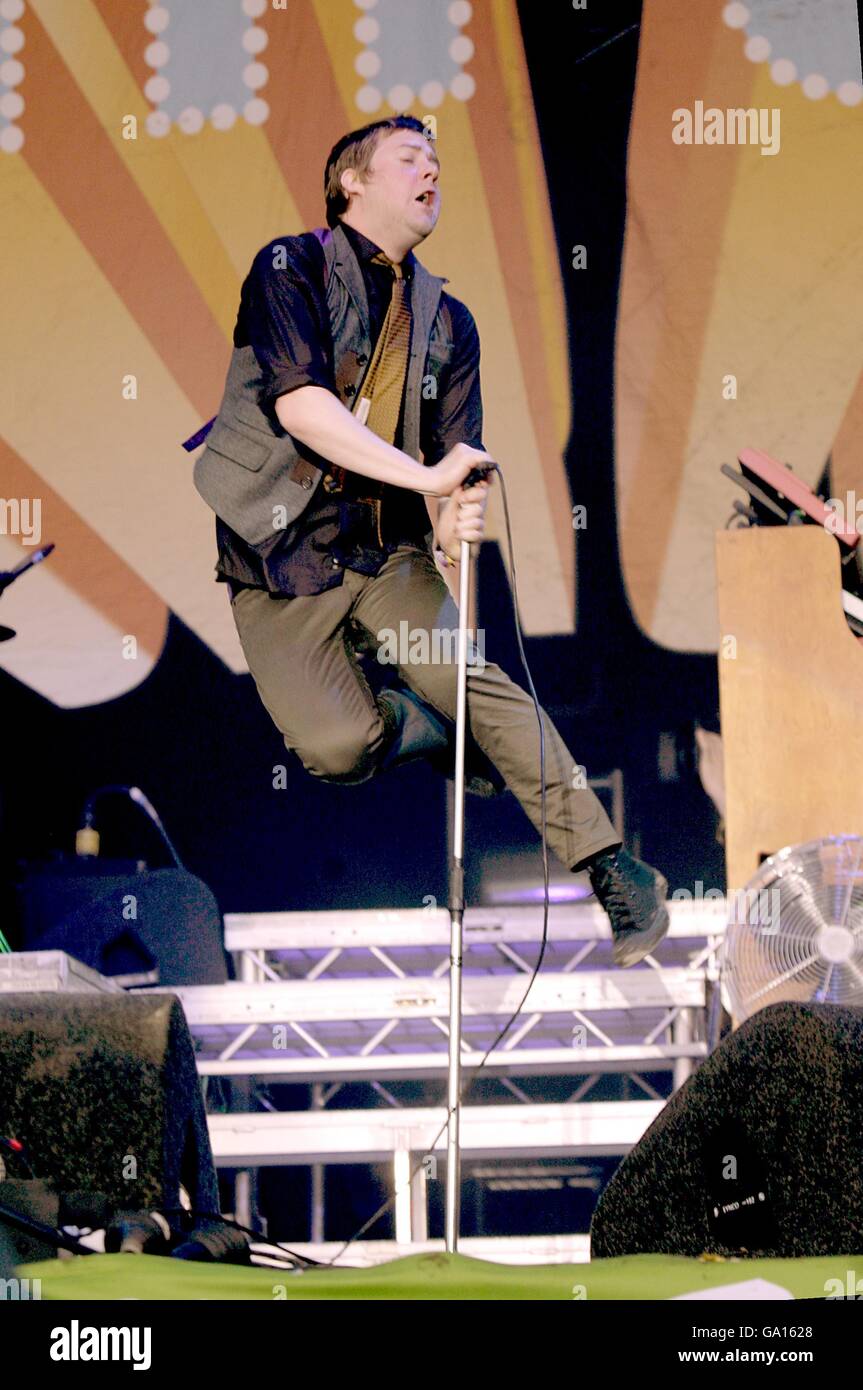 The Kaiser Chiefs perform on the Pyramid Stage at the 2007 Glastonbury ...
