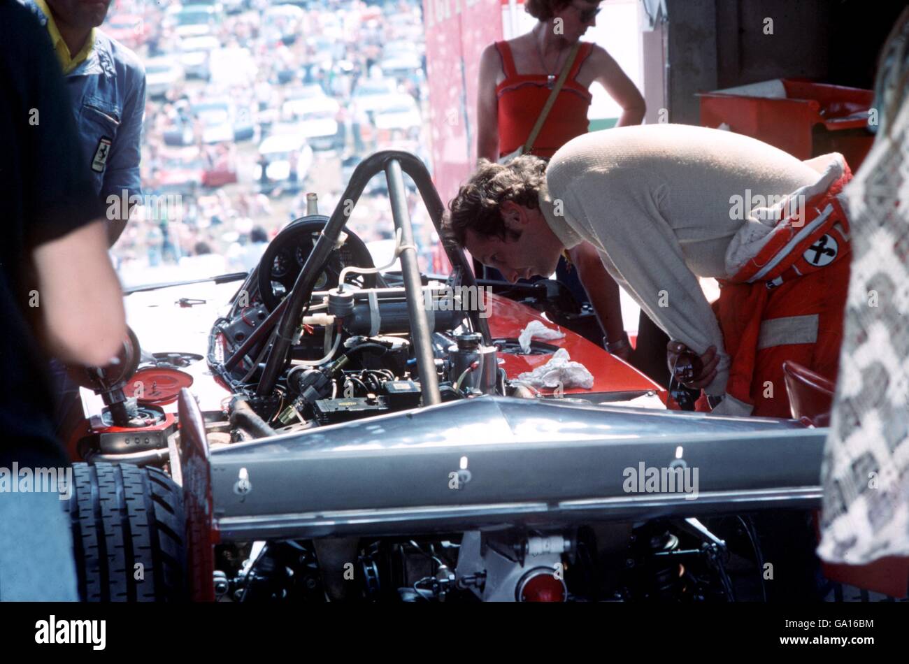 Checking engine car garage f1 hi-res stock photography and images - Alamy