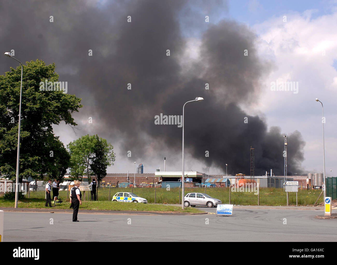 Chemical fire hi-res stock photography and images - Alamy