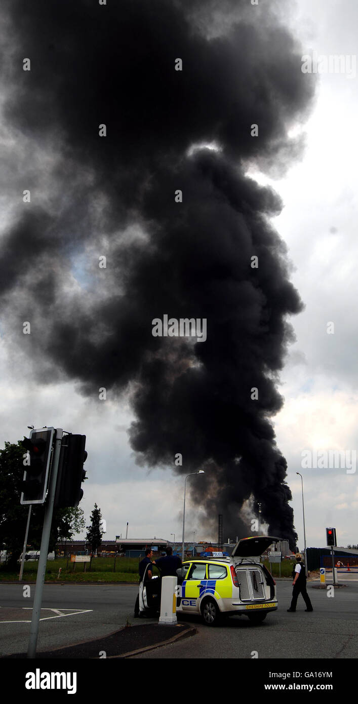 Police seal off the scene of a chemical fire in Crewe, Cheshire Stock ...