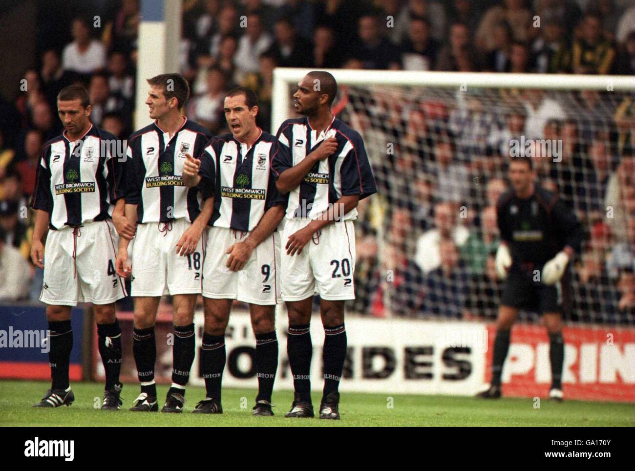 Sport football action scott dobie hi-res stock photography and images ...