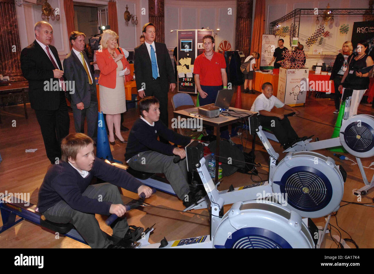 Rowing rc hi-res stock photography and images - Alamy