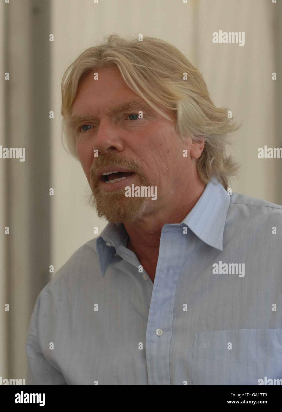 Richard branson speaking hi-res stock photography and images - Alamy