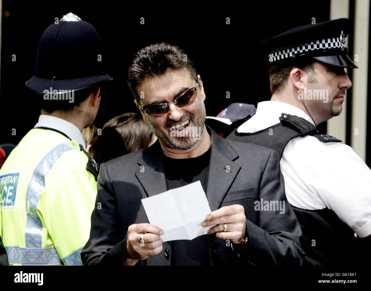 George Michael reads a statement outside Brent Magistrate's Court ...