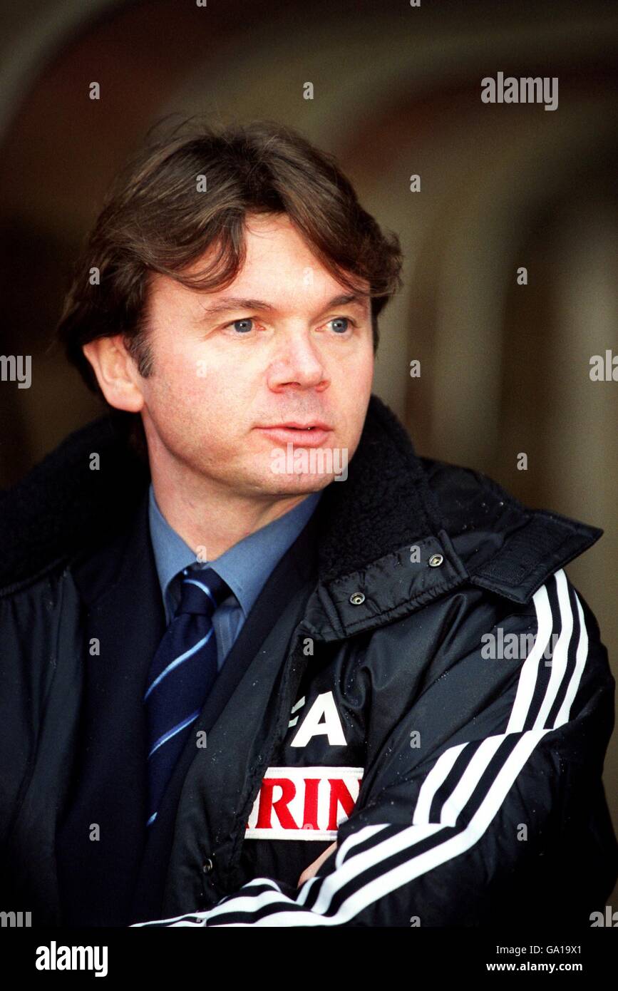 Philippe troussier japan coach hi-res stock photography and images - Alamy
