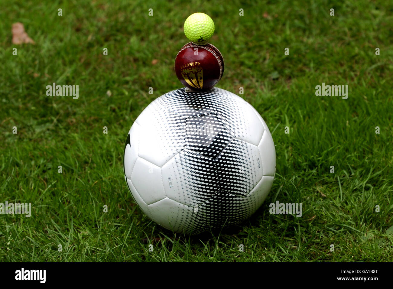 Stock sporting balls hi-res stock photography and images - Alamy
