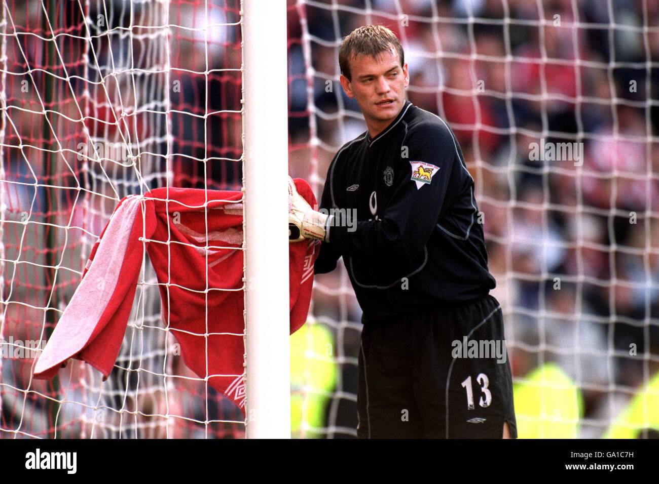 Manchester united goalkeeper roy carroll hi-res stock photography and ...