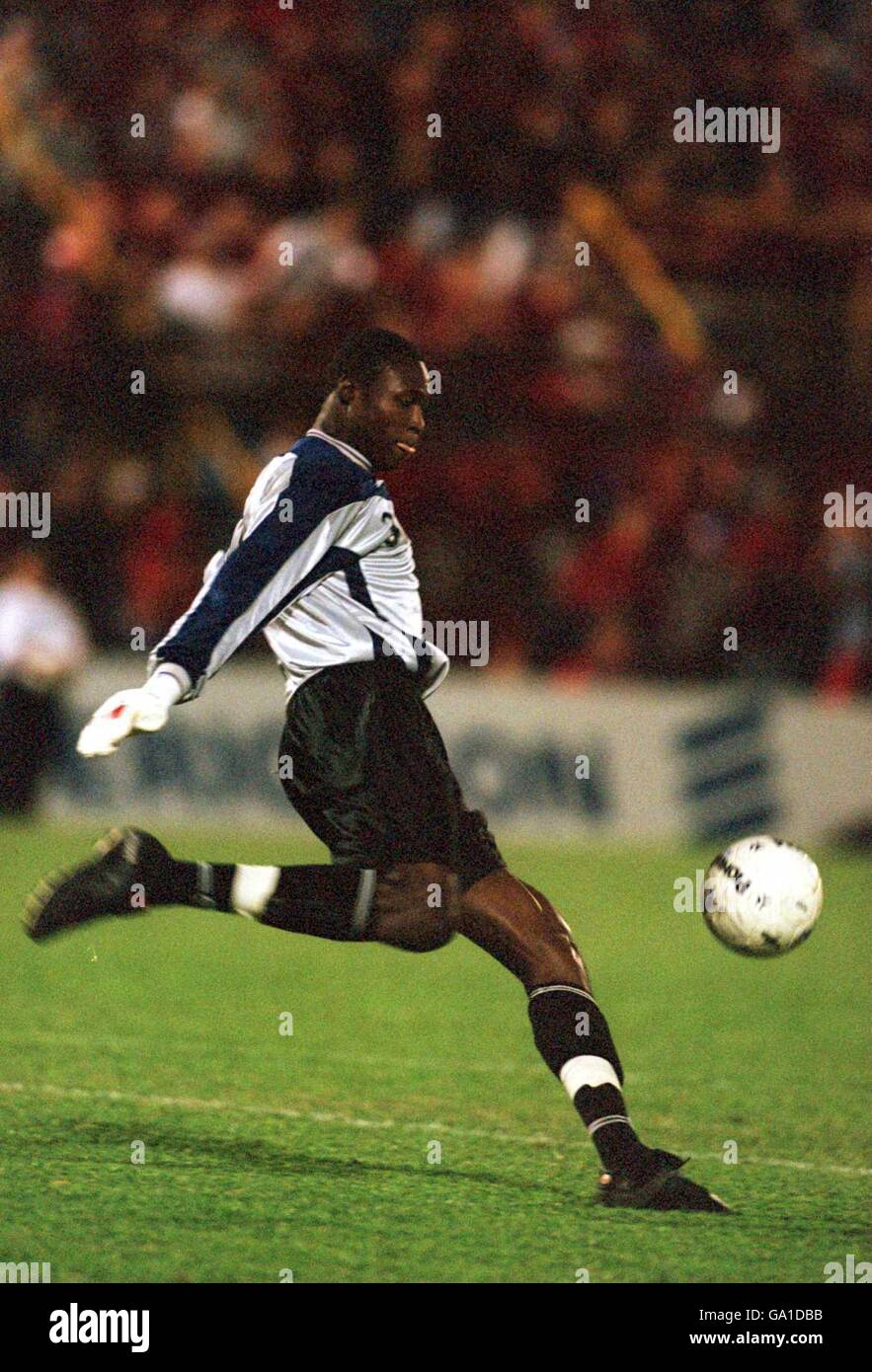 Jamaica goalkeeper donovan ricketts hi-res stock photography and images ...