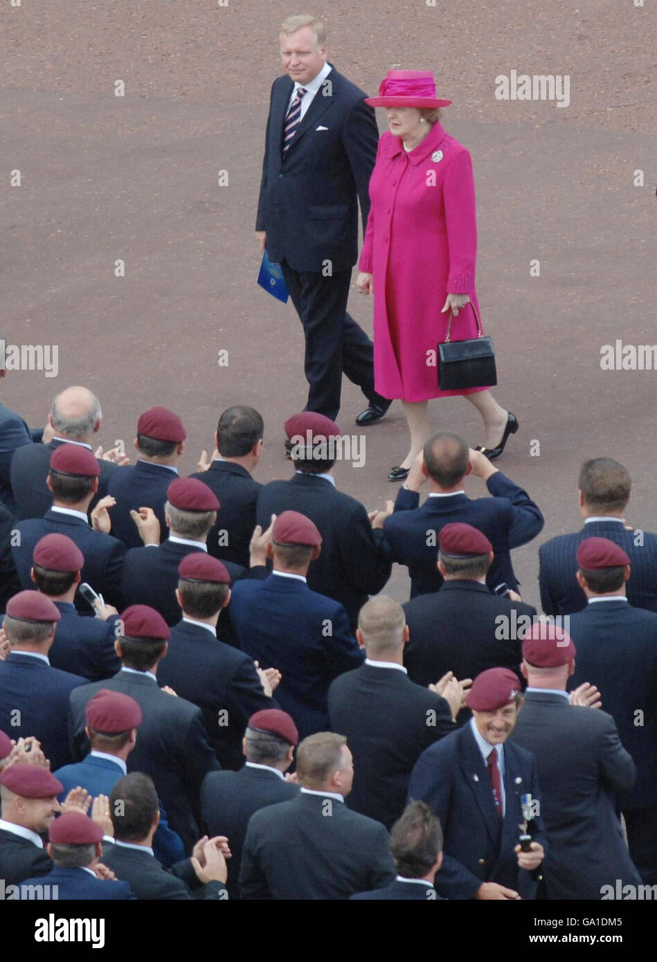 Baronness Thatcher meets Falklands veterans on The Mall in London after ...