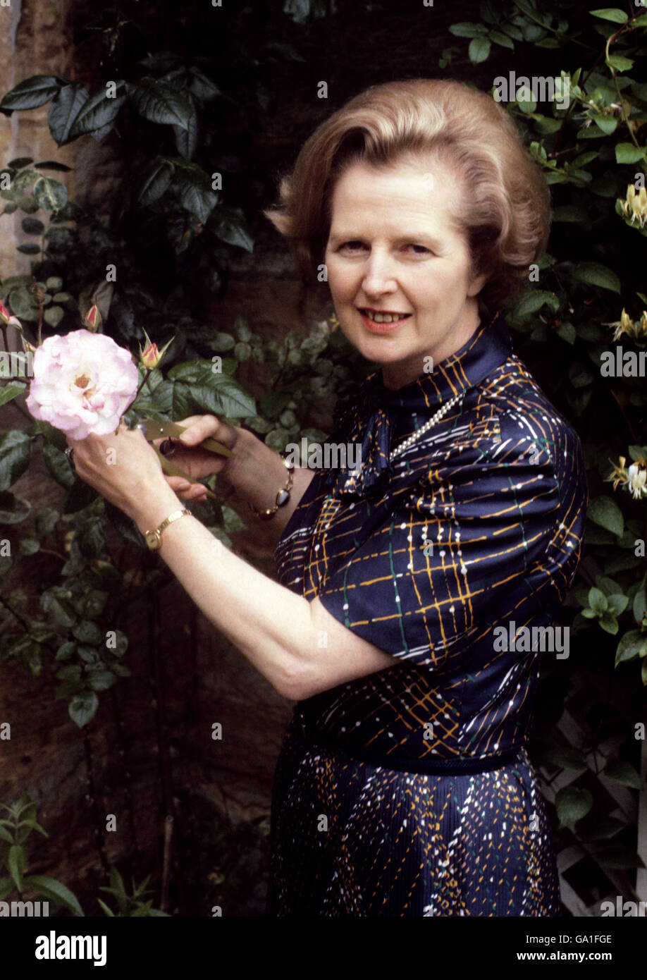 Conservative Party leader Margaret Thatcher relaxing at Scotney Castle ...