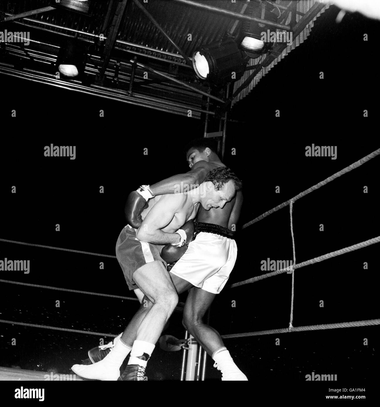 Boxing - World Heavyweight Championship - Muhammad Ali v Henry Cooper ...